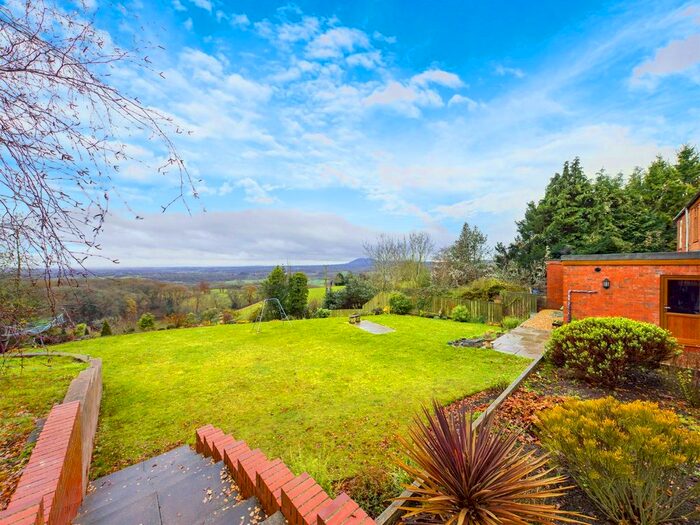 3 Bedroom Semi-Detached House For Sale In Collins Green, Knightwick ...