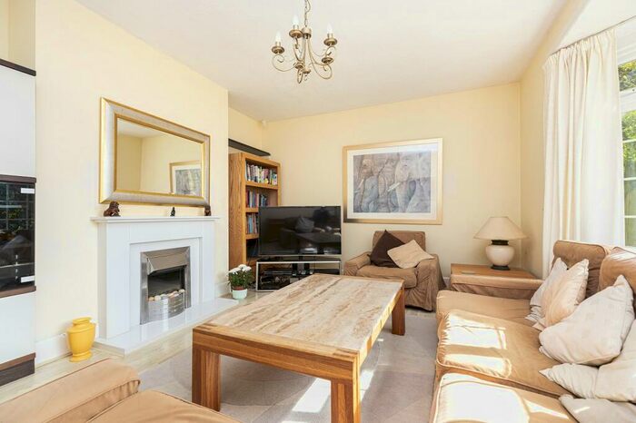 3 Bedroom Detached House For Sale In Elphinstone Road, Highcliffe ...