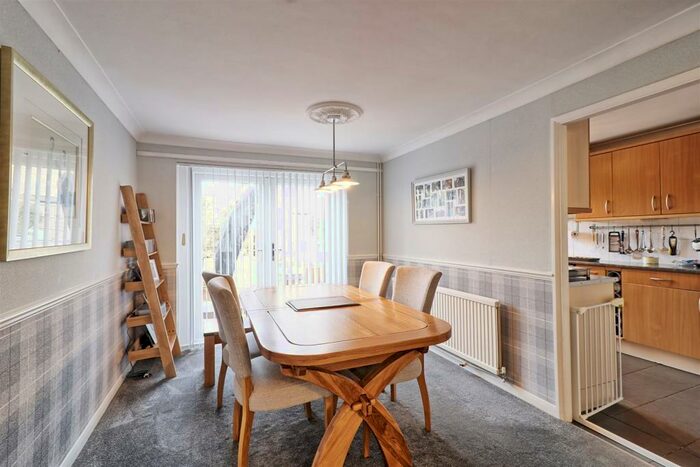 4 Bedroom Semi Detached House For Sale In Rectory Road, Pitsea ...