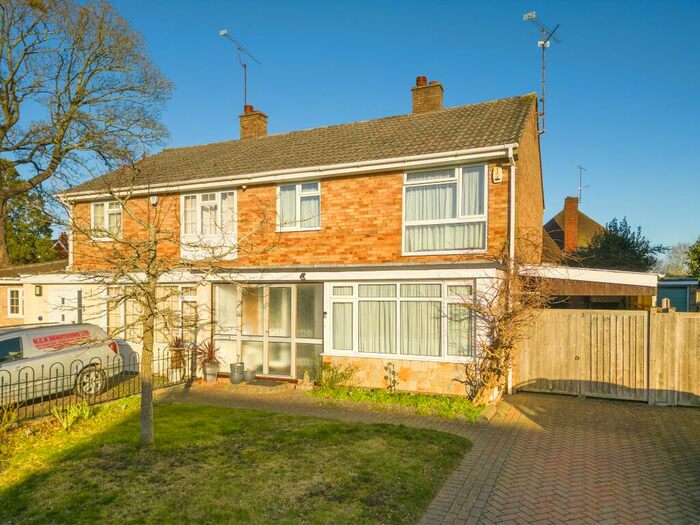 3 Bedroom Semi-Detached House For Sale In Rushden Drive, Reading, RG2