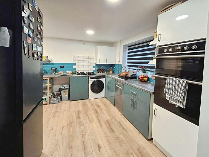 3 Bedroom End Terrace House For Sale In Lymn Avenue, Gedling ...