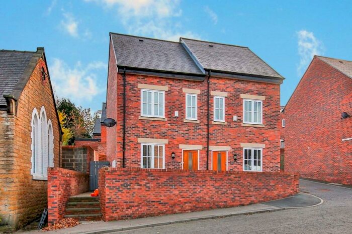 3 Bedroom Semi-Detached House For Sale In Chapel Bank, East Rainton ...