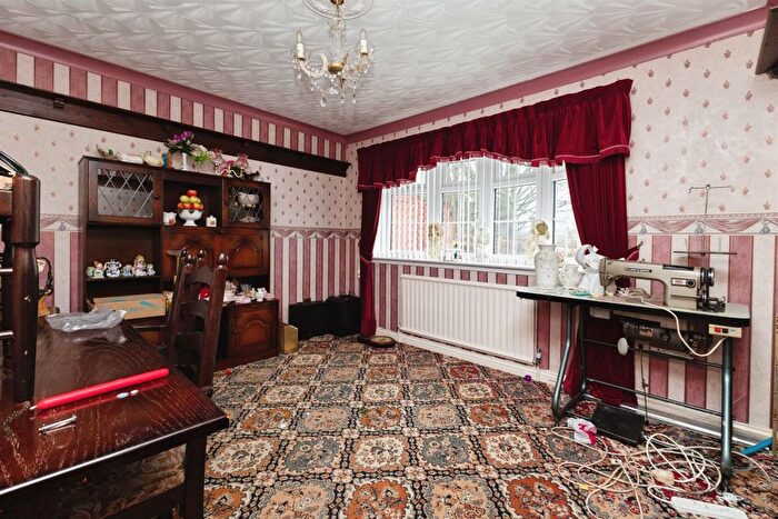 2 Bedroom Detached Bungalow For Sale In Beeches Rise, Marton-In ...