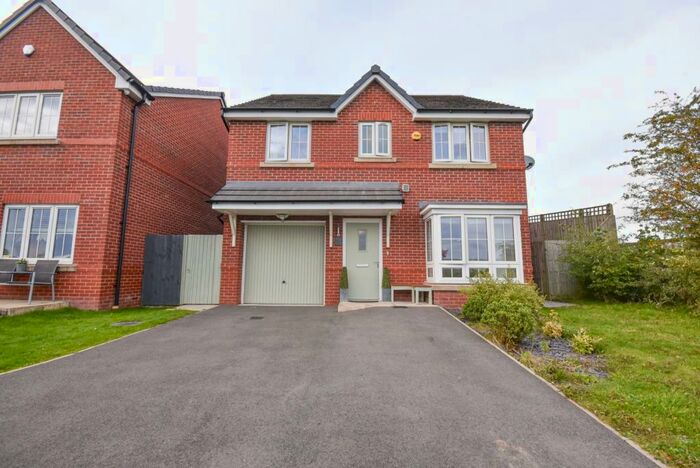 4 Bedroom Detached House For Sale In Whitworth Road, Rochdale, Greater ...