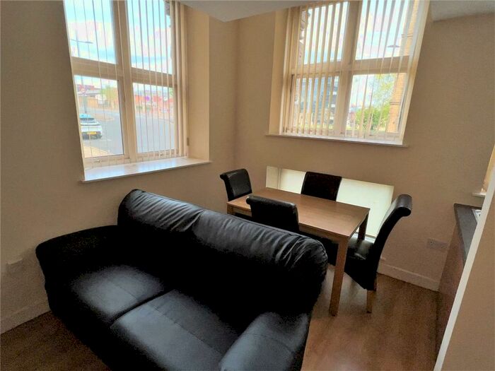2 Bedroom Apartment To Rent In Acton House Scoresby Street Bradford 2-bedroom-apartment-to-rent-in-acton-house-scoresby-street-bradford