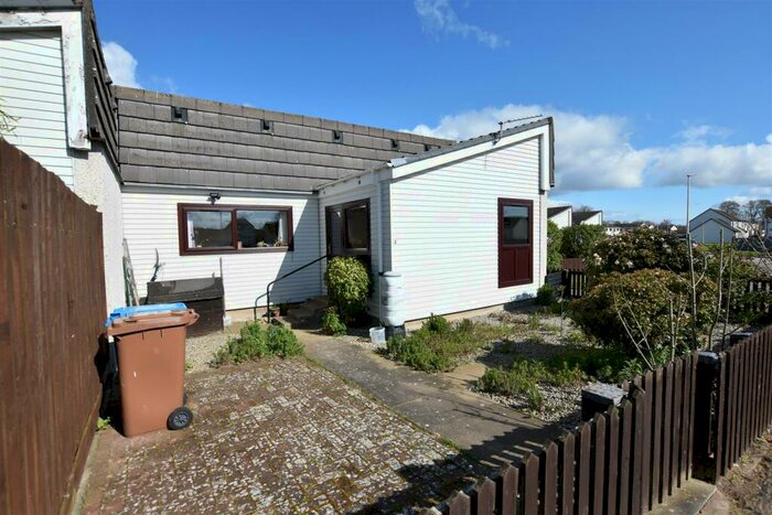 1 Bedroom Semi-Detached Bungalow For Sale In Caberfeidh Drive ...