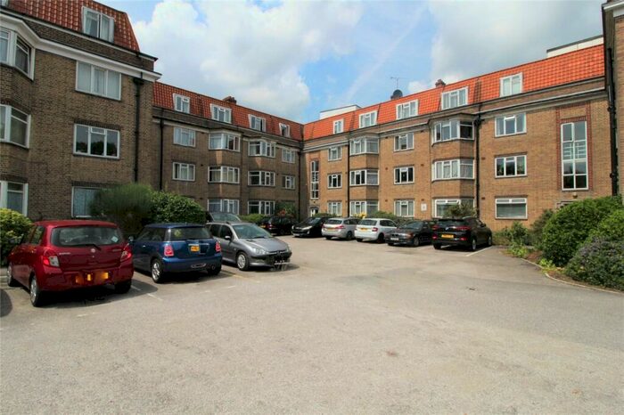 3 Bedroom Flat For Sale In Cherry Garden Avenue, Folkestone, Kent, CT19