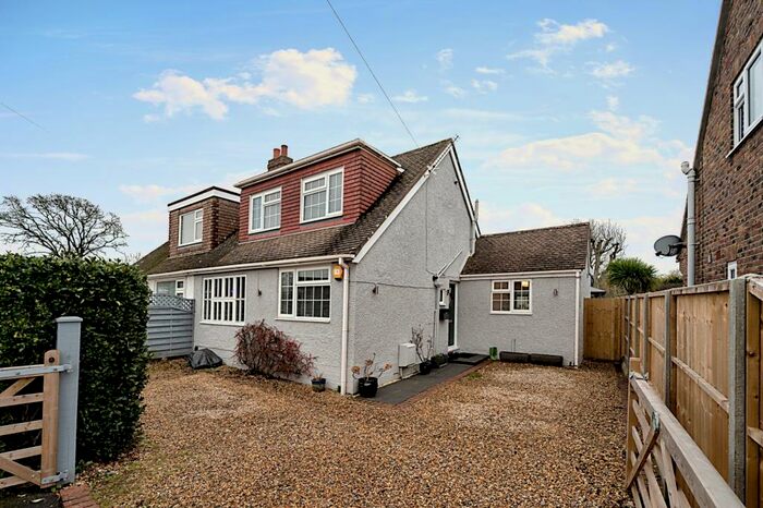 4 Bedroom Semi-Detached House For Sale In Whitethorn Road, Hayling ...