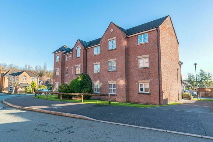 2 Bedroom Flat For Sale In Gadbury Fold, Atherton, Manchester, M46