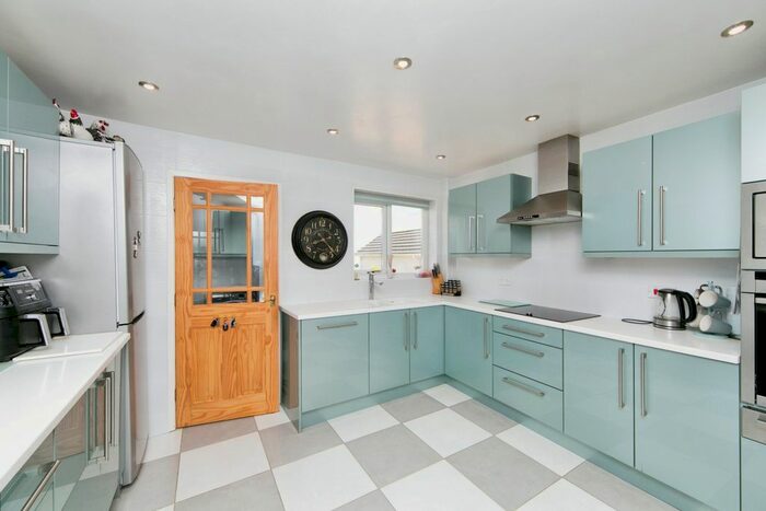 4 Bedroom Bungalow For Sale In Bryn Eithin, Pentre Halkyn, Holywell ...