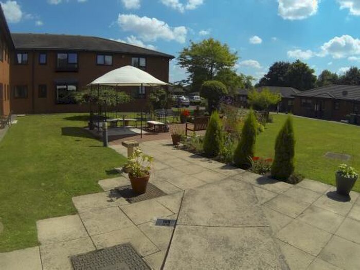 1 Bedroom Apartment To Rent In Finningley Lodge, Victoria Close ...