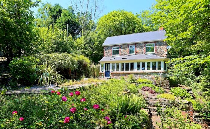 4 Bedroom Detached House For Sale In Tavern Y Coed, Tonteg, Pontypridd ...