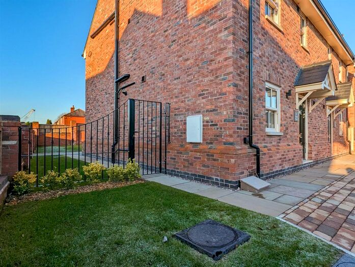 4 Bedroom Town House For Sale In Leigh Road, Atherton, Manchester, M46