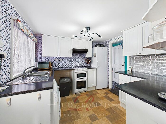 2 Bedroom Mobile/park Home For Sale In Gladstone Way, Mancot, Deeside, CH5