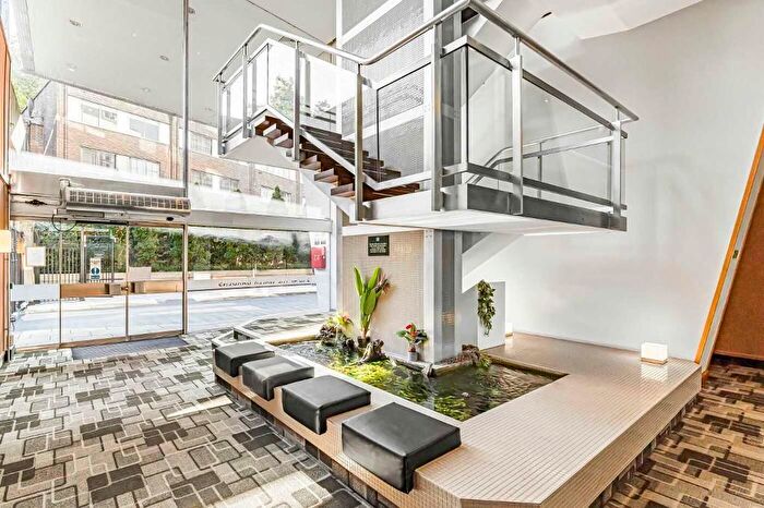 2 Bedroom Flat For Sale In The Water Gardens, Hyde Park Estate, London, W2