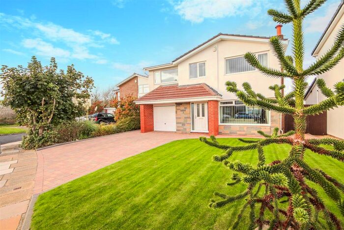 4 Bedroom Detached House For Sale In Grafton Drive, Ainsdale, Southport ...
