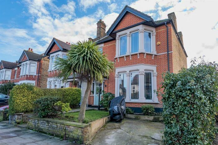 4 Bedroom Semi Detached House For Sale In Eltham Park Gardens, Eltham, SE9