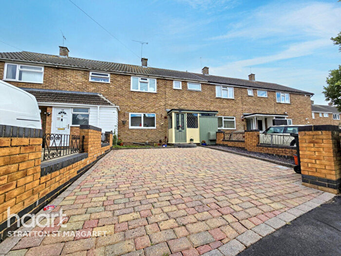 Houses for sale in Walcot, SN3, Swindon