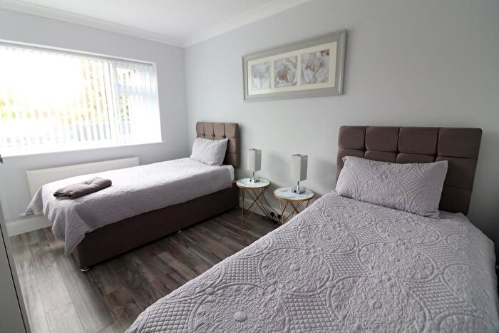 2 Bedroom Bungalow For Sale In The Furrows, Luton, Bedfordshire, LU3