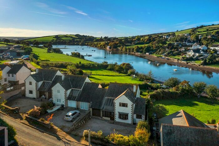 Houses for sale in Kellaton, TQ7, Devon