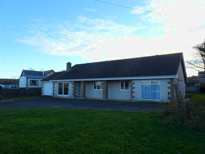 5 Bedroom Detached Bungalow To Rent In Molinnis Road, Bugle, St ...