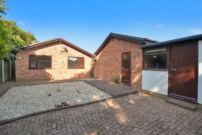 2 Bedroom Detached Bungalow To Rent In Paddocks Close, Esless Park ...