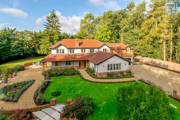 Houses for sale & to rent in RG8 8LA, Pangbourne Hill, Pangbourne Reading