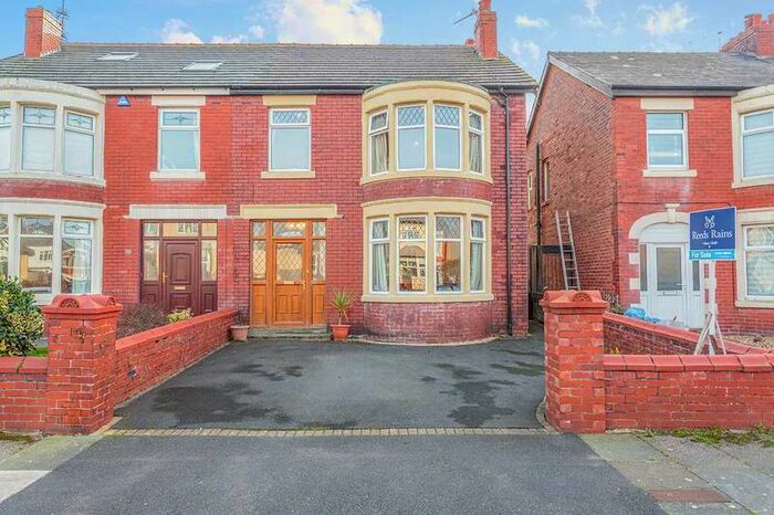 4 Bedroom Semi-Detached House For Sale In Boscombe Road, Blackpool ...