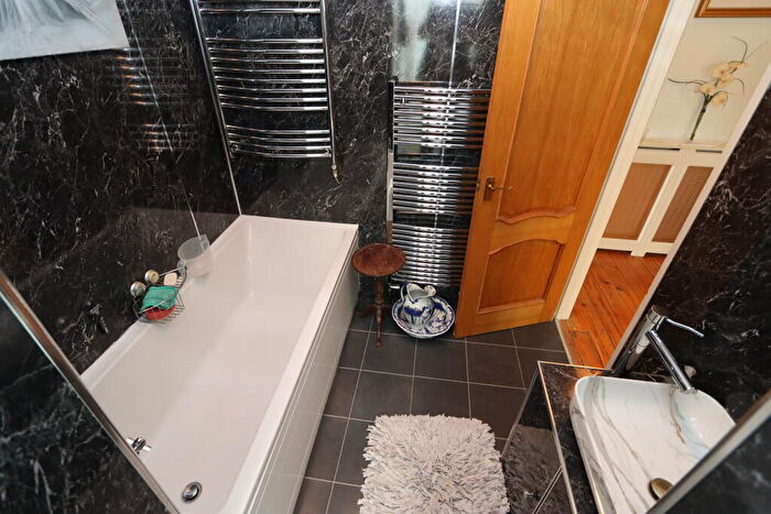 3 Bedroom Semi-Detached Bungalow For Sale In Woodburn Square, Whitley ...