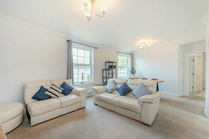 2 Bedroom Flat For Sale In Kendall Road, Waltham Abbey, EN9