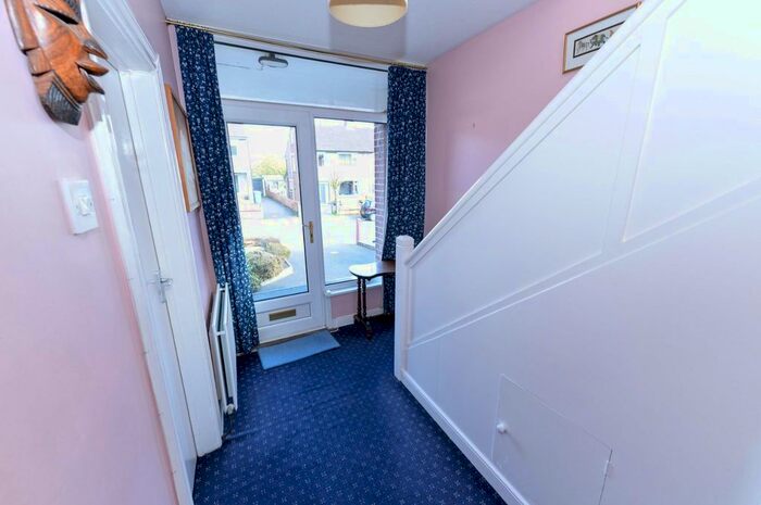 3 Bedroom Semi-Detached House For Sale In Hillside Park, Stranmillis ...