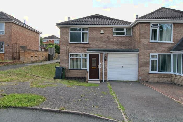 3 Bedroom Semi Detached House For Sale In Gayfield Avenue, Brierley ...