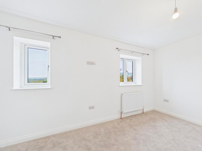 4 Bedroom Town House To Rent In Nina Boyle Close, Utley, West Yorkshire ...