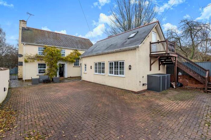 4 Bedroom Detached House For Sale In The Old Tanyard, Broadclyst Road ...