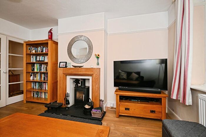 3 Bedroom Semi-Detached House For Sale In London Road, Maidstone, Kent ...