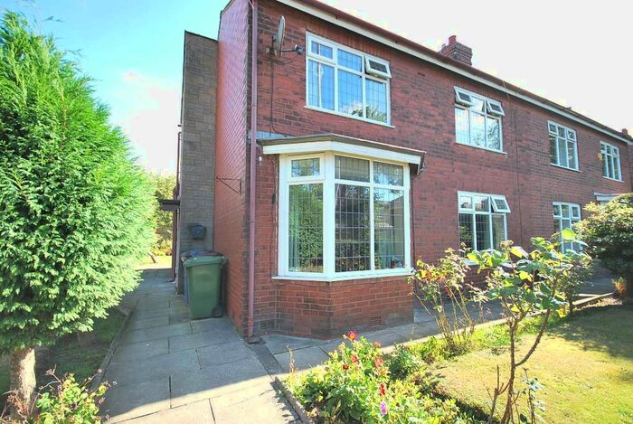 3 Bedroom Semi-Detached House For Sale In Holden Road, Leigh, WN7