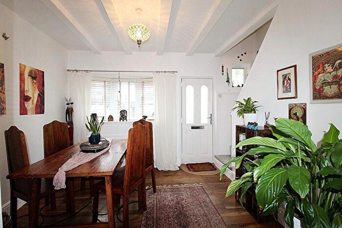 3 Bedroom Terraced House For Sale In Cross Street, Greasbrough ...