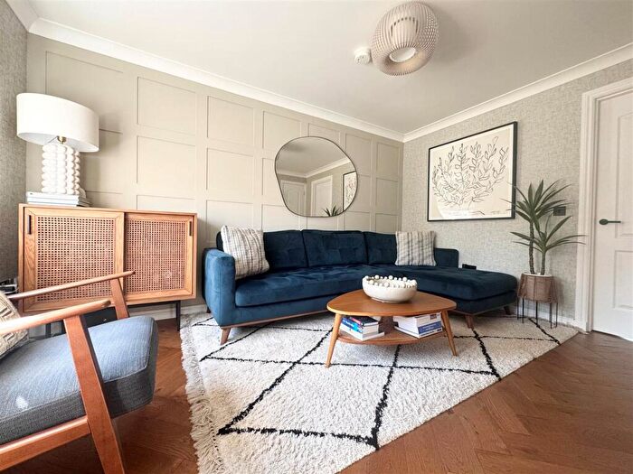 2 Bedroom Semi-Detached House For Sale In Bishop Loch Court, Gartcosh ...