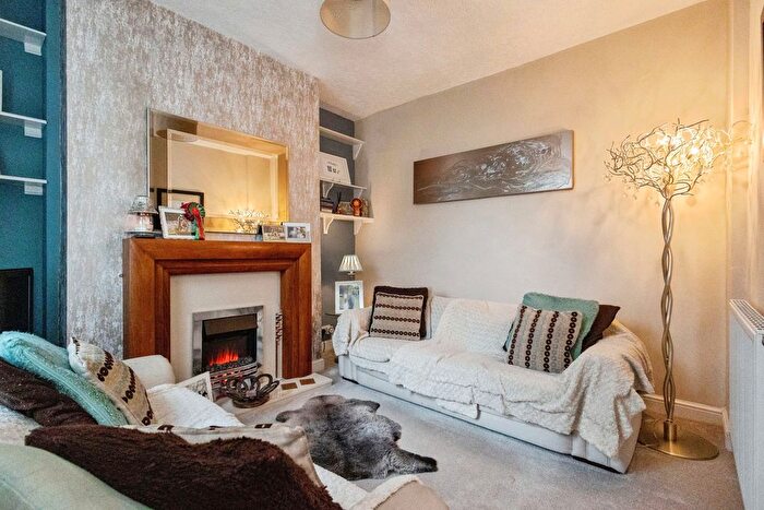 2 Bedroom End Terrace House For Sale In Lindsay Street, Stalybridge, SK15