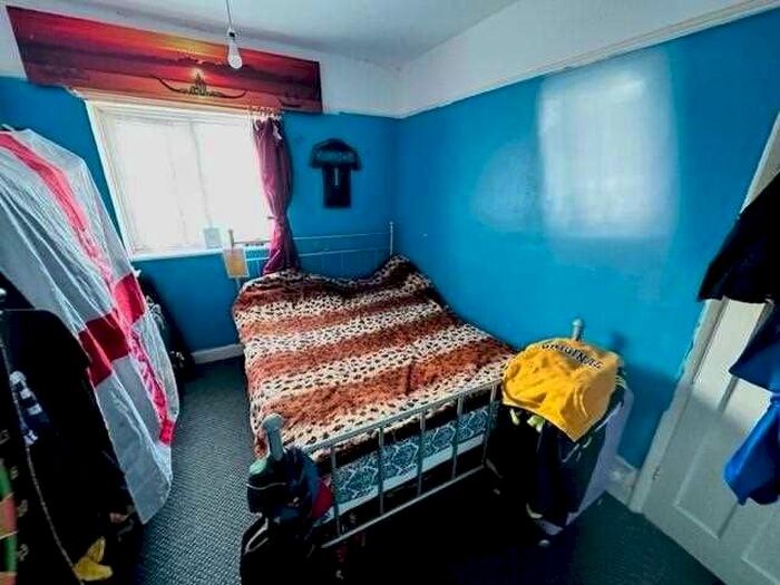 3 Bedroom Semi Detached House For Sale In Maple Crescent, Slough, SL2