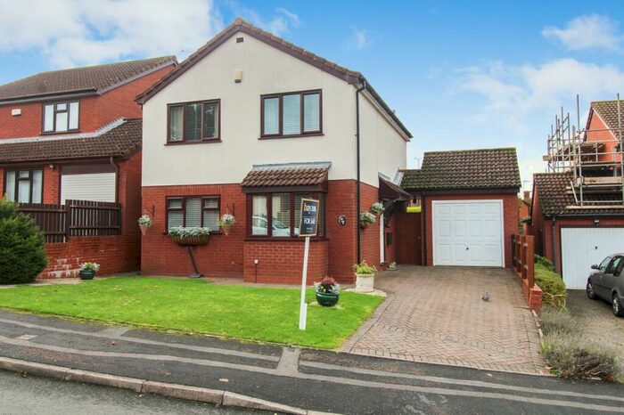 4 Bedroom Detached House For Sale In Harpenden Drive, Coventry, CV5