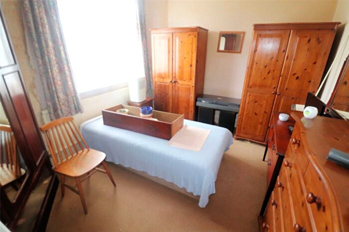 2 Bedroom Bungalow For Sale In Oakdene Avenue, Northumberland Heath ...