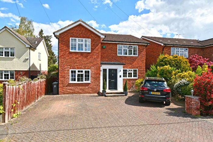 Houses for sale & to rent in EN10 6RH, Buttondene Crescent, Lower ...