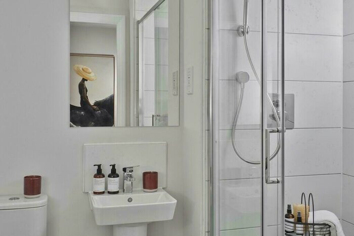 4 Bedroom Detached House For Sale In Chauncy Gardens (Off Whittington ...