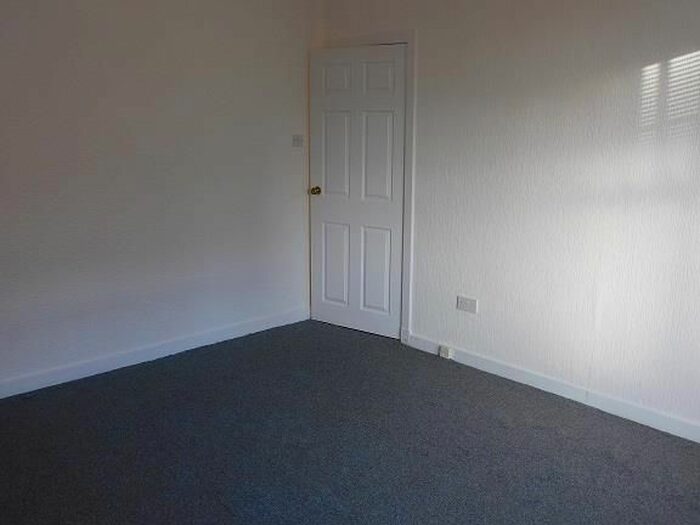 2 Bedroom Flat To Rent In Queen Street, Broughty Ferry, Dundee, DD5
