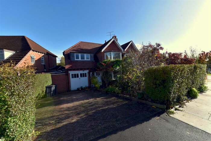 3 Bedroom Semi-Detached House For Sale In Pereira Road, Harborne ...
