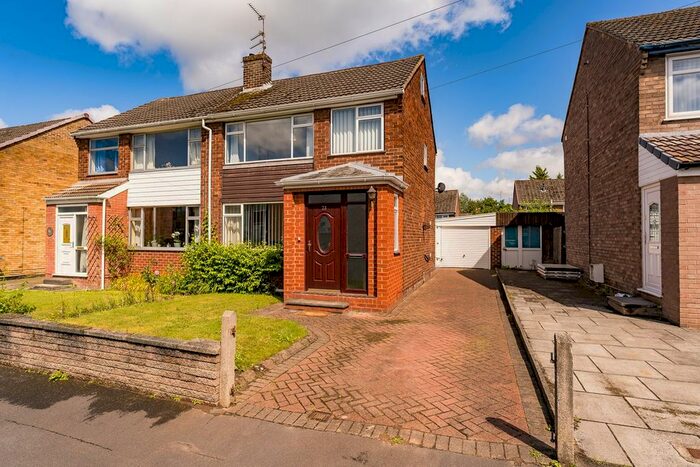 3 Bedroom Semi-Detached House For Sale In Richmond Avenue, Runcorn, WA7