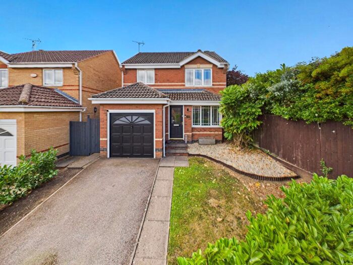 Houses for sale in Silverstone, NN12, Northamptonshire