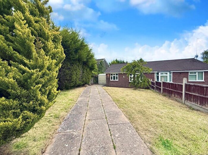 2 Bedroom Semi-Detached Bungalow For Sale In Brightstone Road, Rednal ...