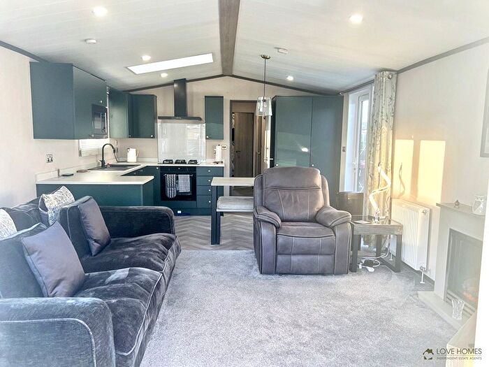 2 Bedroom Park Home For Sale In Cabus Nook Lane, Cabus, Preston, PR3